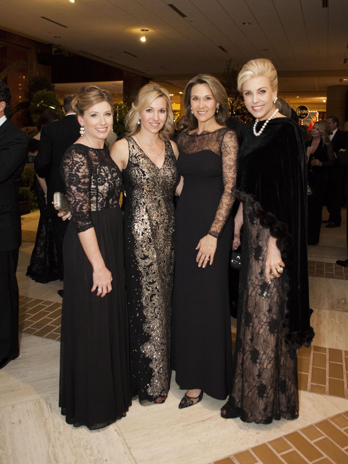 Cammie Heflin in Alice + Olivia, Tavia Hunt in Carolina Herrera, Kate ...