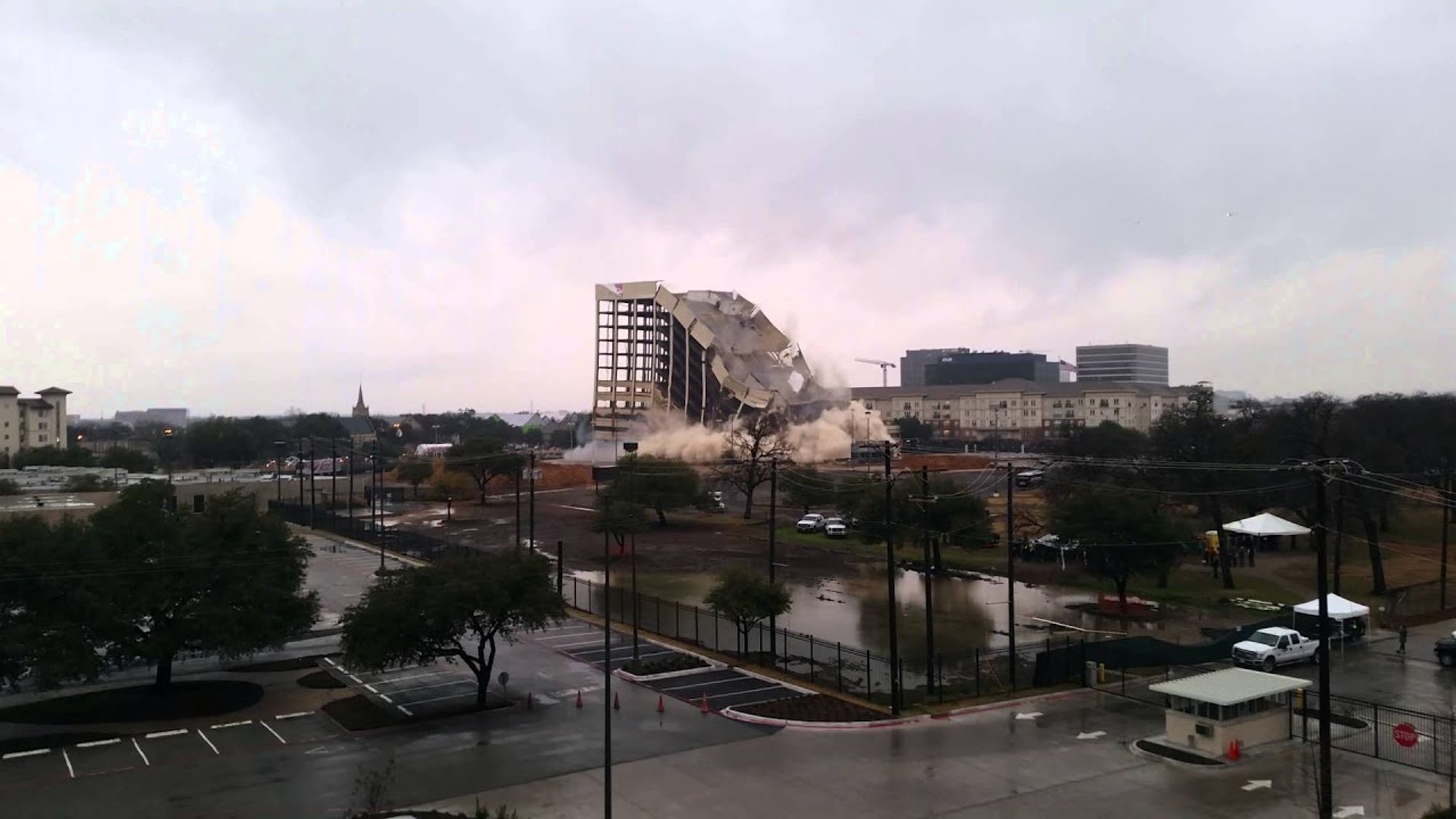 Watch this former Xerox building in Dallas implode - CultureMap Dallas