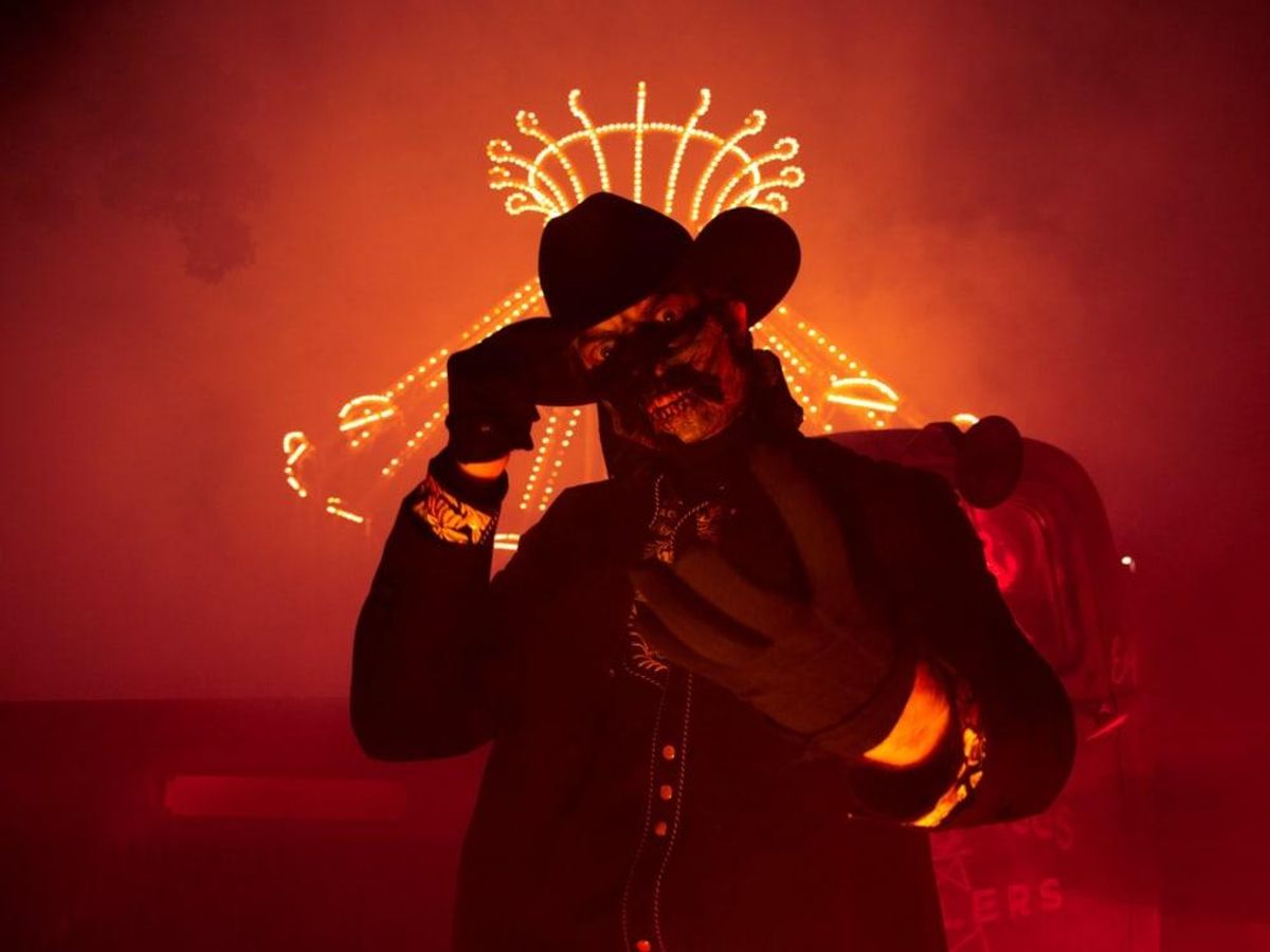 Six Flags Fright Fest offers six haunted houses, three terrifying scare ...