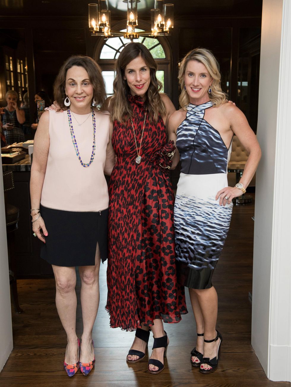 Precious jewels pull Dallas style setters to groovy Goss-Michael bash ...