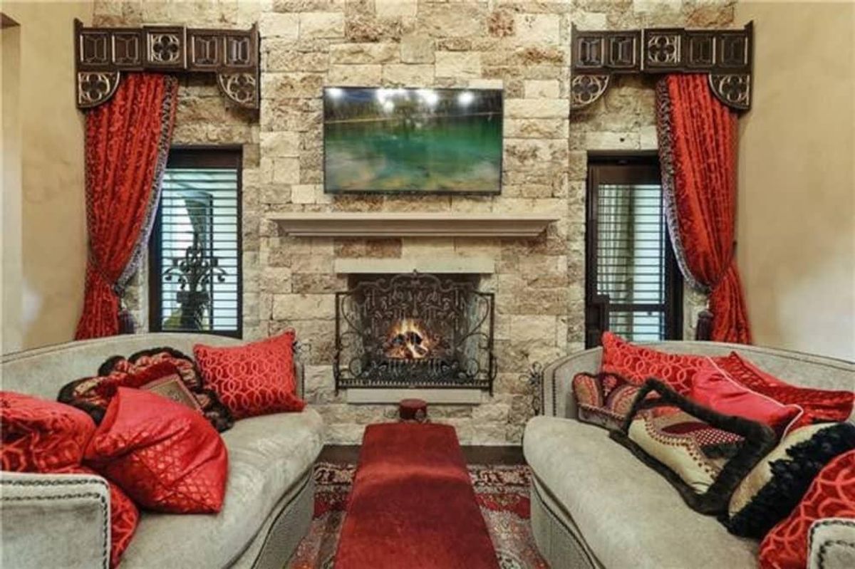 The sitting area. - CultureMap Dallas