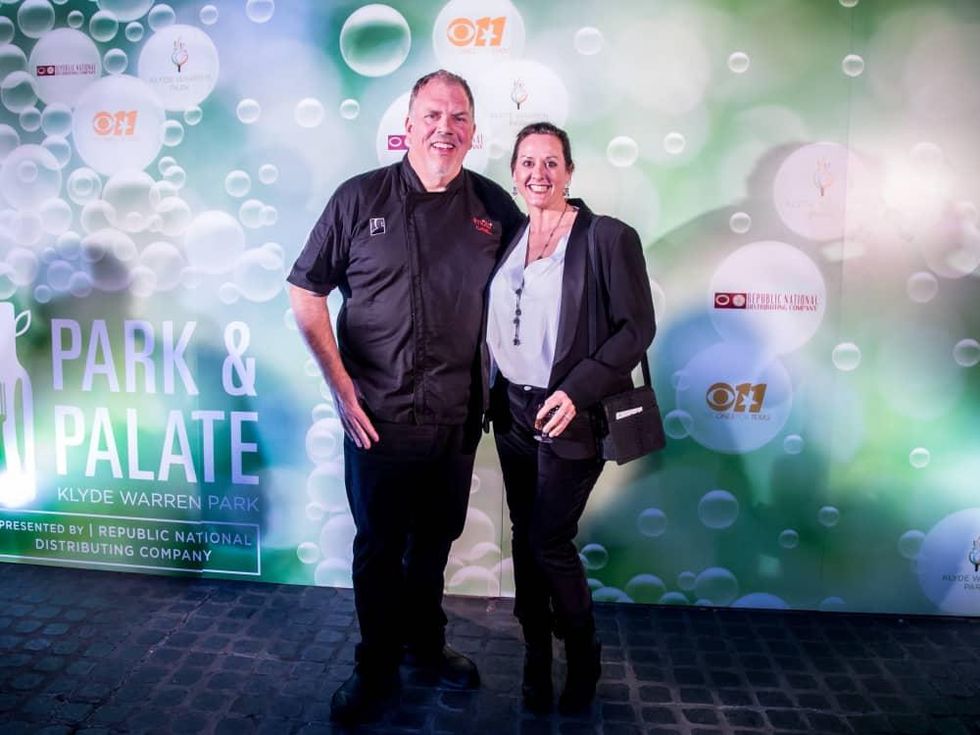 Palate-pleasing benefit cooks up $500K for Dallas' Klyde Warren Park ...