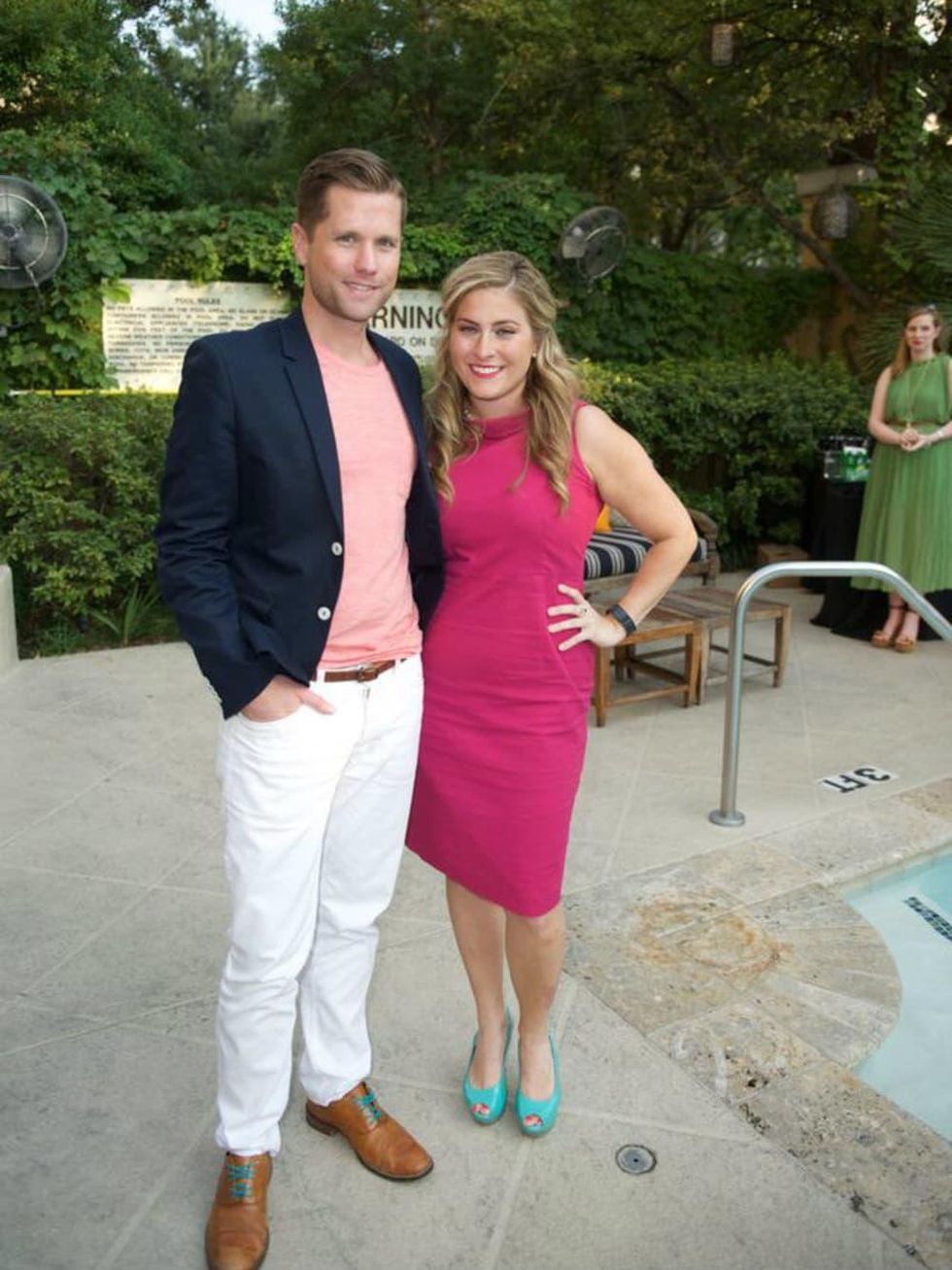 Young Dallas professionals say so long to summer at sizzling poolside ...