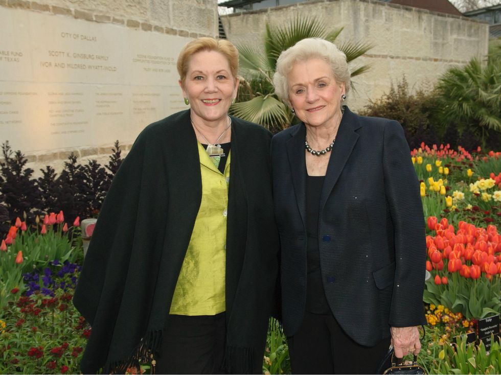 Brilliant blooms attract Dallas Arboretum supporters to festive spring ...