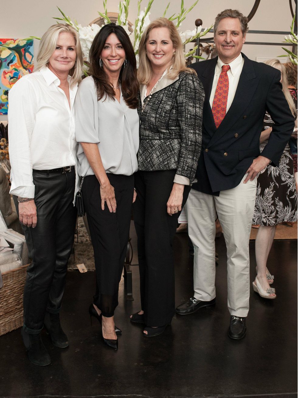 Dwell With Dignity devotees get first dibs at thrilling Thrift Studio ...