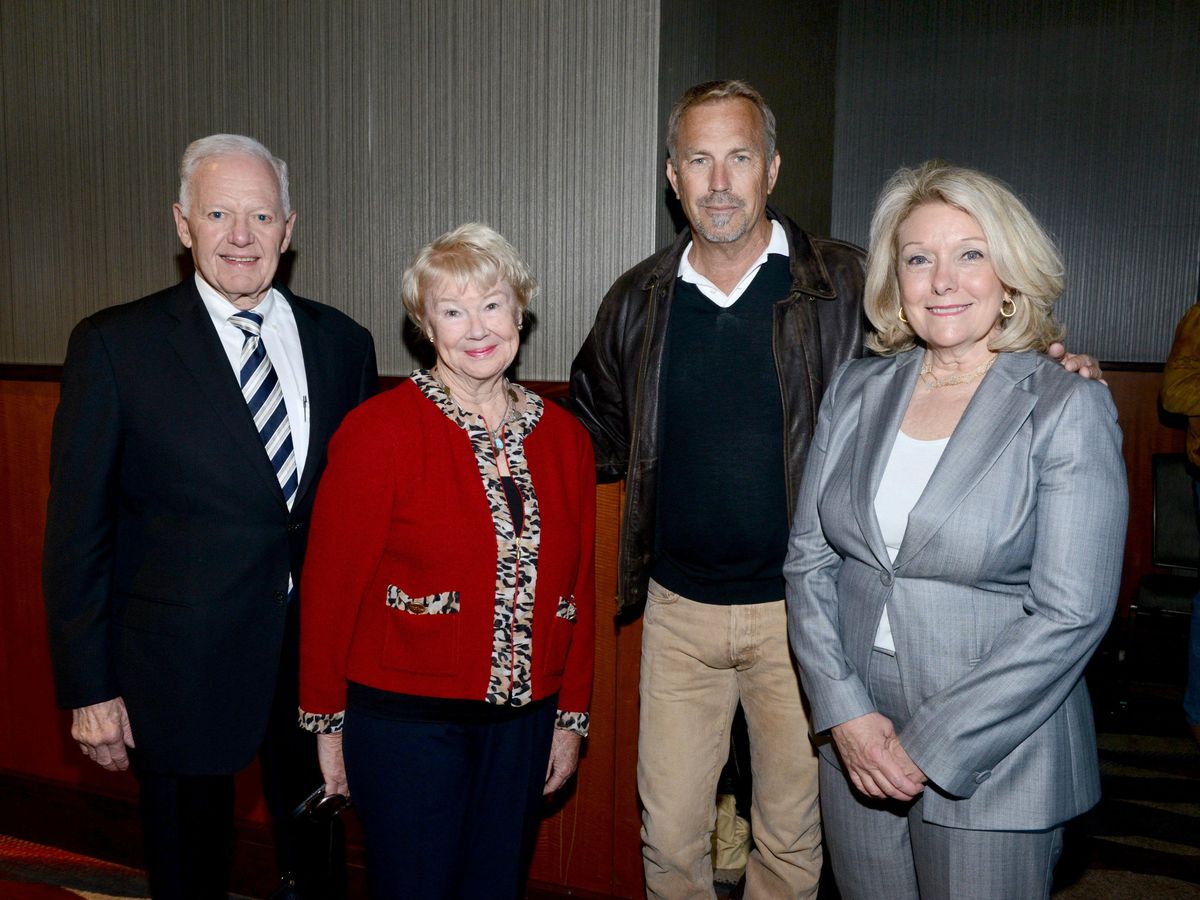 Ray Hunt, Nancy Ann Hunt, Kevin Costner, Jeanne Johnson Phillips ...