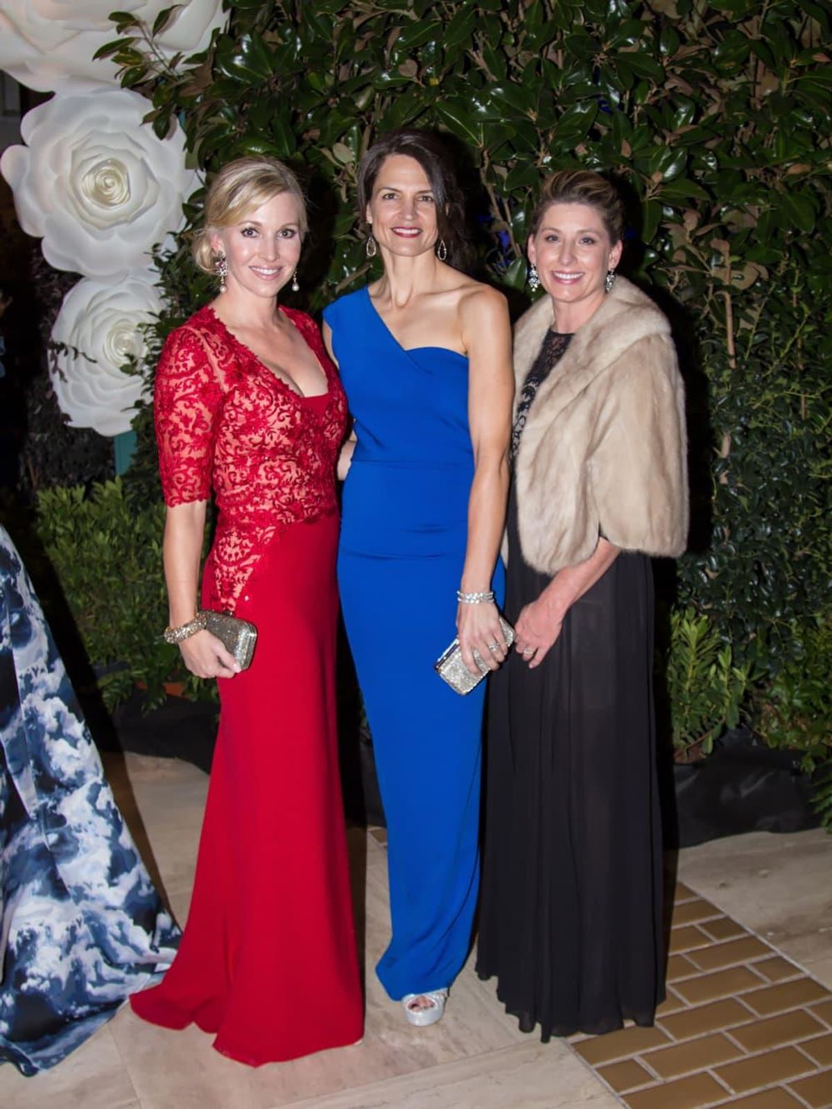 Tavia Hunt in Reem Acra, Meredith Messick, Cammie Heflin in Alice ...