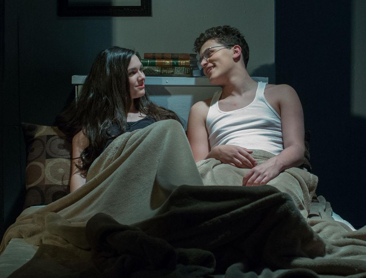 Madeleine Norton as Evelyn and Doak Rapp as Adam in The Shape of Things ...