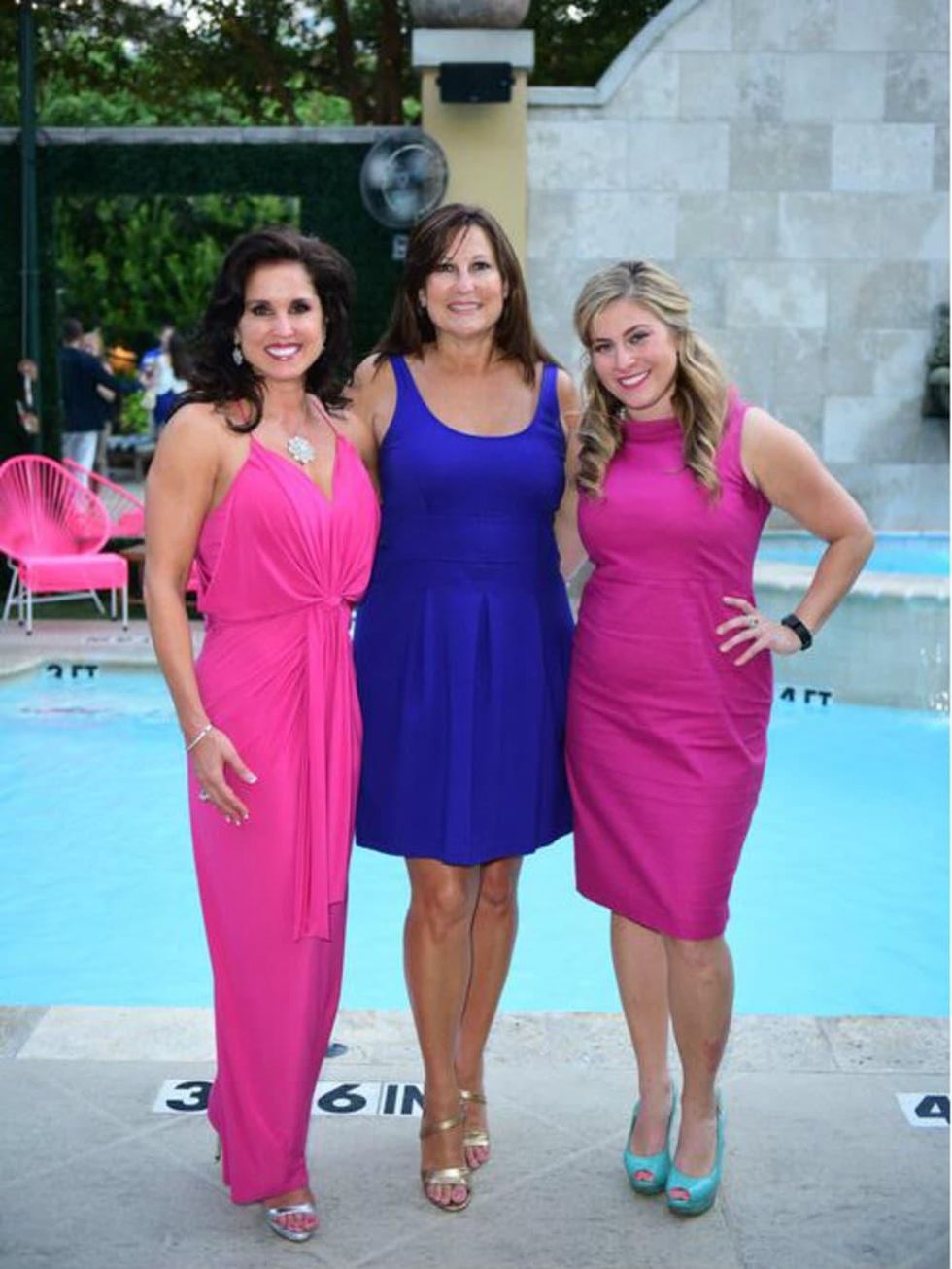 Young Dallas professionals say so long to summer at sizzling poolside ...